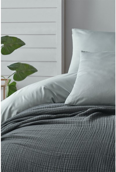 Berolige 4 Kat Müslin Pamuklu Çift Kişilik Pike - Yatak Örtüsü - Yastıksız Antrasit Berolige 4 Kat Müslin Pamuklu Çift Kişilik Pike - Yatak Örtüsü - Yastıksız Antrasit