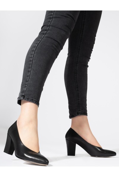 Hakiki Deri Kadın Sivri Burun Kare Topuklu Ayakkabı Hakiki Deri Kadın Sivri Burun Kare Topuklu Ayakkabı
