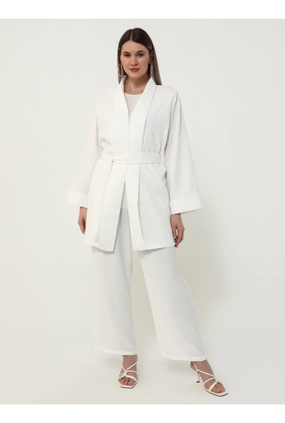 Alia Büyük Beden Çiçek Efektli Kimono Kap - Ekru - Alia