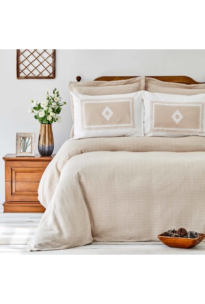 Sarah Anderson Salerno Bej Yatak Örtüsü Takımı ve Çarşaf Seti Sarah Anderson Salerno Bej Yatak Örtüsü Takımı ve Çarşaf Seti