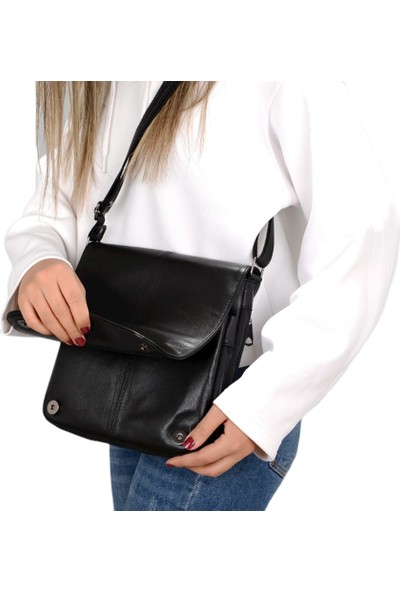 Çantacı Hakiki Deri Siyah Rengi Ayarlanabilir Askılı Şık ve Lüx Uniseks Postacı Çantası Çantacı Hakiki Deri Siyah Rengi Ayarlanabilir Askılı Şık ve Lüx Uniseks Postacı Çantası
