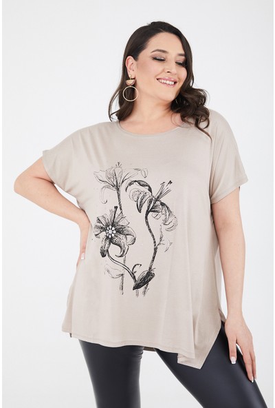 Siyezen Büyük Beden Bej Salaş Baskılı Penye T-Shirt Siyezen Büyük Beden Bej Salaş Baskılı Penye T-Shirt