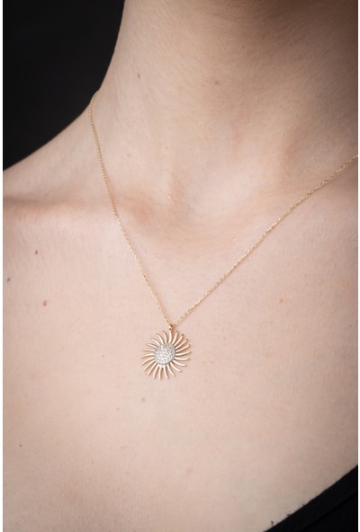 Yurtseven's Boutique Parlayan Kolye Yurtseven's Boutique Parlayan Kolye