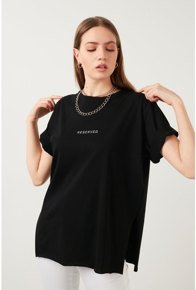 Lela Yazı Baskılı Bisiklet Yaka Yanları Yırtmaçlı Kadın T SHİRT 5411068