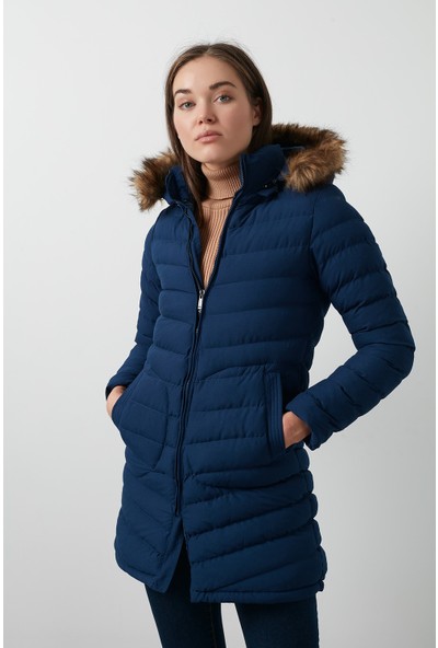 Lela Ekstra Dar Kesim Kapüşonlu Şişme Mont Kadın MONT 5568081