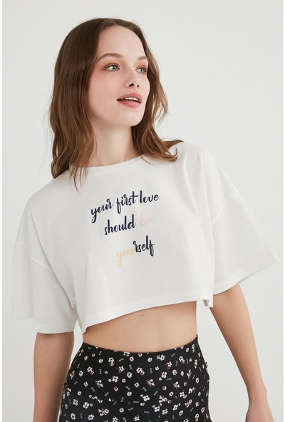 Penti Kırık Beyaz BU4U Crop Tişört Penti Kırık Beyaz BU4U Crop Tişört
