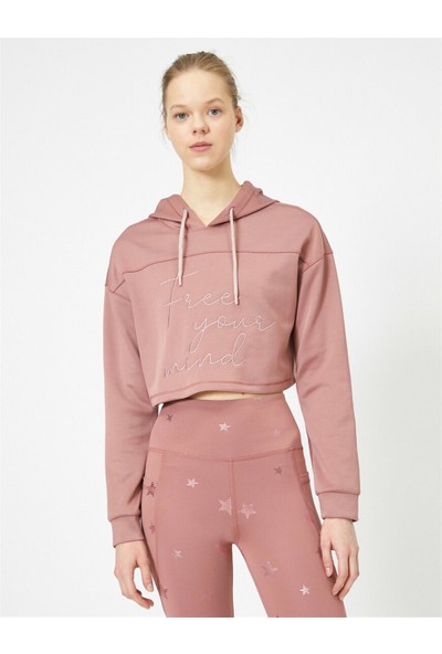 Koton Ebru Şallı Loves Koton Sport Nakış Detaylı Kapüşonlu Crop Sweatshirt Koton Ebru Şallı Loves Koton Sport Nakış Detaylı Kapüşonlu Crop Sweatshirt