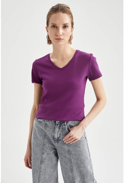 DeFacto Slim Fit V Yaka Basic Kısa Kollu Tişört I1080AZ21SP DeFacto Slim Fit V Yaka Basic Kısa Kollu Tişört I1080AZ21SP