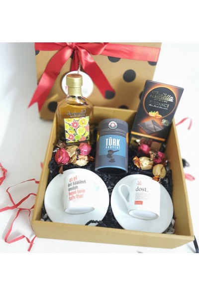 Tr Hediye Dost Çift Kişilik Kişiye Özel Tasarım Isimli Mesajlı Fincan Hediye Sepeti