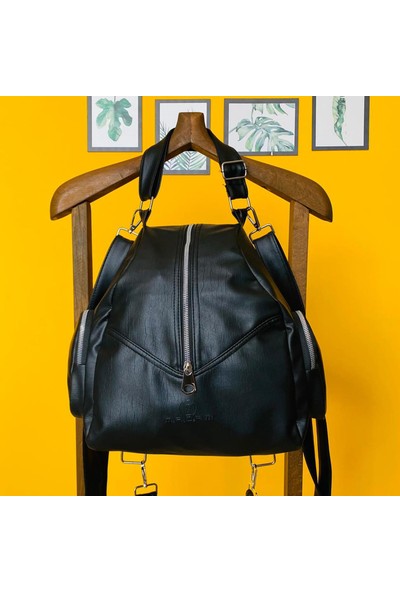 Madam Zoey Deri Sırt ve Kol Çantası Madam Zoey Deri Sırt ve Kol Çantası
