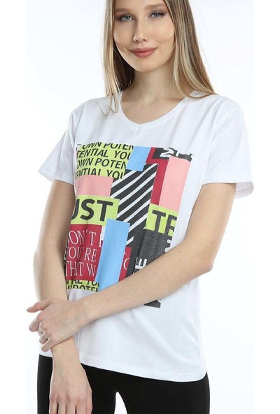 Kadın Pullu Nakışlı Digital Baskılı Likralı Penye T-Shirt