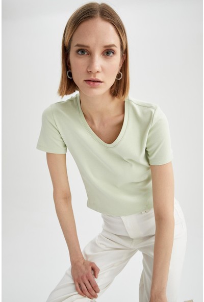 DeFacto Slim Fit V Yaka Basic Kısa Kollu Tişört I1080AZ21SP DeFacto Slim Fit V Yaka Basic Kısa Kollu Tişört I1080AZ21SP