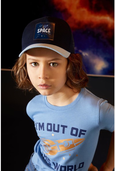 Defacto Erkek Çocuk Space Baskılı Dokunmatik Işıklı Baseball Şapka T9996A621SM Defacto Erkek Çocuk Space Baskılı Dokunmatik Işıklı Baseball Şapka T9996A621SM