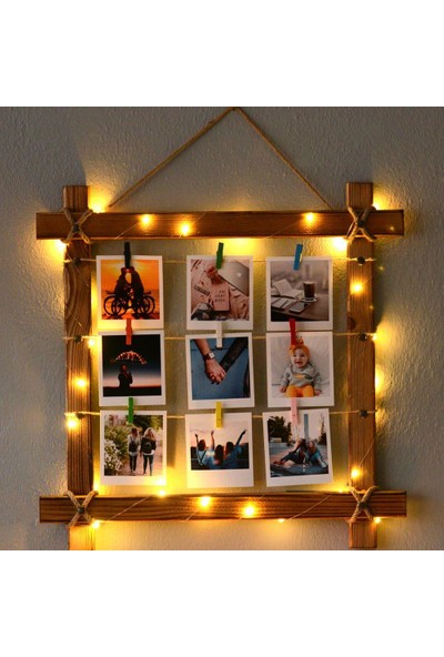 Anı Sepeti Ahşap LED Işıklı Ipli Mandallı Fotoğraf Çerçevesi 50X50 cm Anı Sepeti Ahşap LED Işıklı Ipli Mandallı Fotoğraf Çerçevesi 50X50 cm