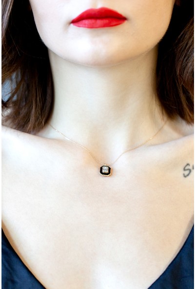 Cenova Kuyumculuk Siyah Mineli Baget Pırlantalı Kolye