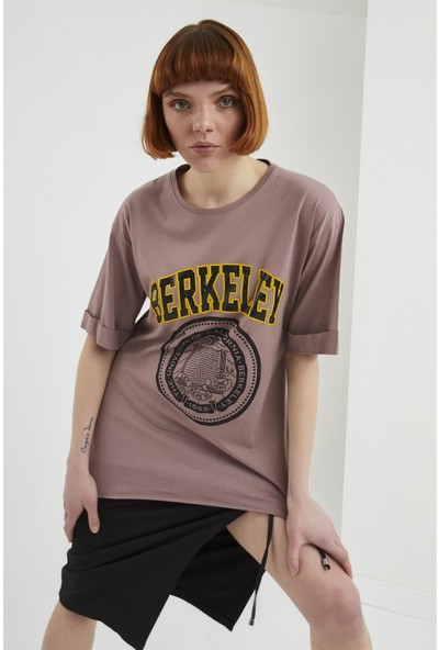 Z Giyim Kadın Gül Kurusu Baskılı Yuvarlak Yaka Yan Yırtmaçlı Tişört Z Giyim Kadın Gül Kurusu Baskılı Yuvarlak Yaka Yan Yırtmaçlı Tişört