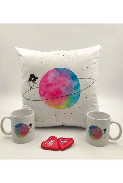 VegaGiftShop Satürn Kız Yastık & 2'li Satürn Kız Kupa & 2'li Kalp Çikolata Set