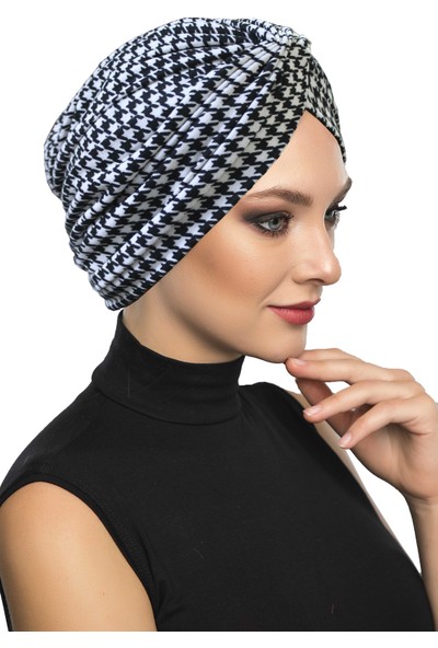 Fidan Bone Polar Çapraz Kazayağı Desenli Siyah-Beyaz Hazır Tesettür Bone