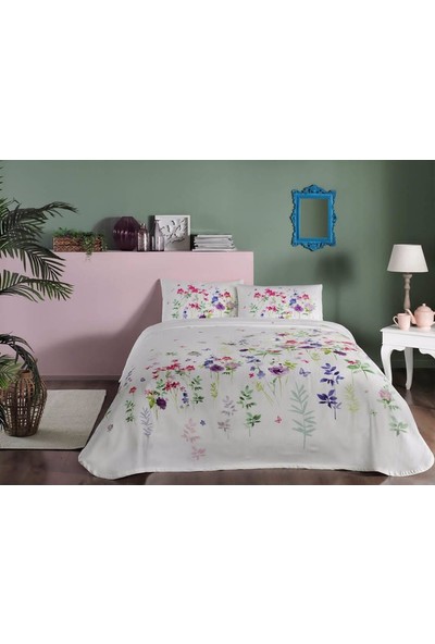 Taç - Miya Çift Kişilik Pamuklu Pike Takımı Taç - Miya Çift Kişilik Pamuklu Pike Takımı