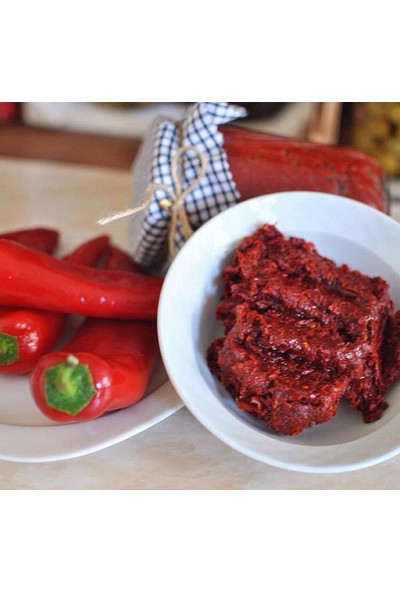 Hatay Bakkaliyesi Ev Yapımı Tatlı Biber Salçası 1 Kg Hatay Bakkaliyesi Ev Yapımı Tatlı Biber Salçası 1 Kg