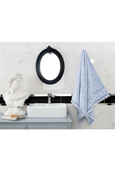 Madame Coco Maynard Jakarlı Banyo Havlusu - Mavi / Beyaz - 70x140 cm