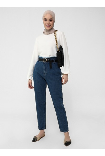 Refka Doğal Kumaşlı Beli Püskül Detaylı Yüksek Bel Kot Pantolon