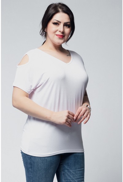 Kadın Büyük Beden V Yaka Basic Omuz Dekolteli Beyaz Tişört Kadın Büyük Beden V Yaka Basic Omuz Dekolteli Beyaz Tişört