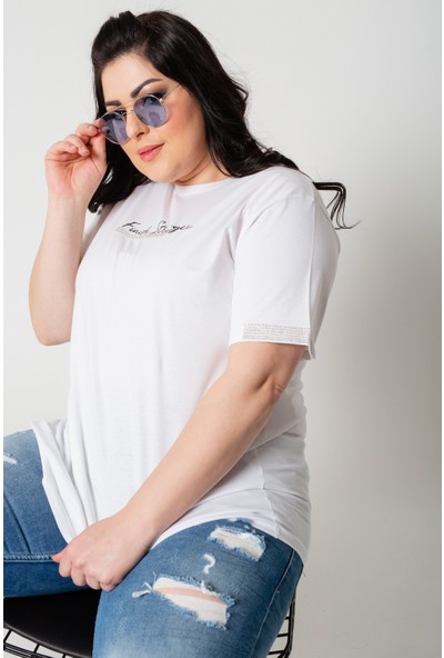 Ebsumu Kadın Büyük Beden Yazılı ve Kol Taş Detaylı Beyaz Tişört Ebsumu Kadın Büyük Beden Yazılı ve Kol Taş Detaylı Beyaz Tişört