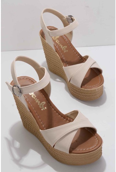 Bambi Bej Dolgu Topuklu Ayakkabı