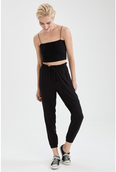 DeFacto Beli Bağcıklı Relax Fit Jogger Pantolon T2712AZ21SM DeFacto Beli Bağcıklı Relax Fit Jogger Pantolon T2712AZ21SM