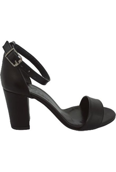 Beety Kadın Yeni Sezon Kalın Topuklu Ayakkabı Siyah Beety Kadın Yeni Sezon Kalın Topuklu Ayakkabı Siyah