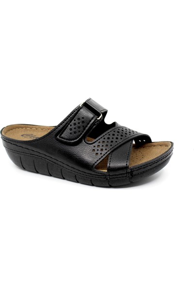 Clavi Kadın Siyah Cırtlı Dolgu Topuk Anatomik Terlik 2354 Clavi Kadın Siyah Cırtlı Dolgu Topuk Anatomik Terlik 2354