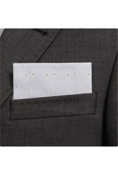 Exve Exclusive Beyaz Kendinden Çiçekli Katlanmış Kullanıma Hazır Cep Mendili Exve Exclusive Beyaz Kendinden Çiçekli Katlanmış Kullanıma Hazır Cep Mendili