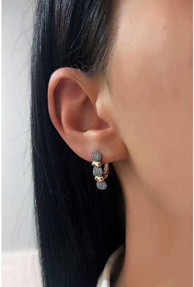 ÇLK Accessories Zirkon Taşlı Iki Renk Çubuk Küpe TRKÜPE3844 B34503 ÇLK Accessories Zirkon Taşlı Iki Renk Çubuk Küpe TRKÜPE3844 B34503