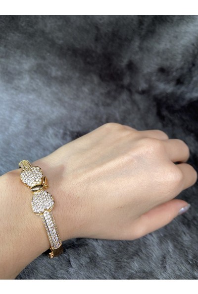 Hepbak Zirkon Kalp Desenli Kelepçe 22 Ayar Altın Kaplama Hepbak Zirkon Kalp Desenli Kelepçe 22 Ayar Altın Kaplama