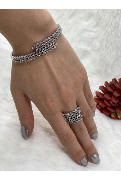 Hepbak Beyaz Zirkon Kelepçe Gümüş Kaplama Hepbak Beyaz Zirkon Kelepçe Gümüş Kaplama