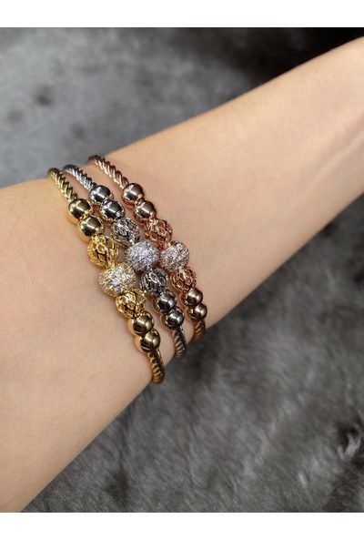 Hepbak Üç Renkli Zirkon Taşlı Kelepçe 22 Ayar Altın Kaplama Hepbak Üç Renkli Zirkon Taşlı Kelepçe 22 Ayar Altın Kaplama