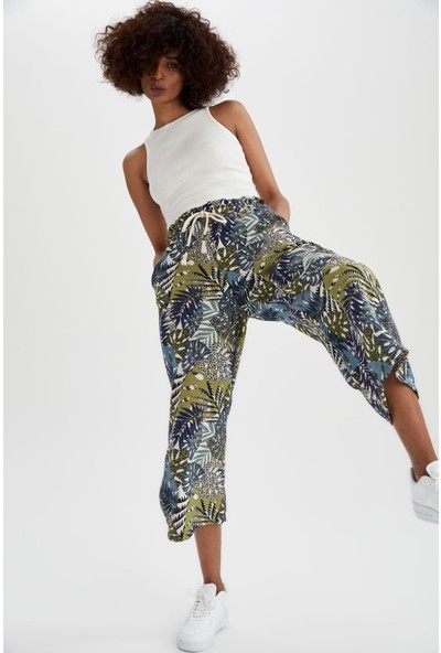 DeFacto Wide Leg Çiçek Desenli Bermuda U3835AZ21SM