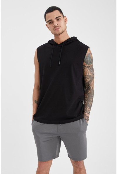 DeFacto Slim Fit Kapüşonlu Kolsuz Spor Basketbol Tişört U2476AZ21SM DeFacto Slim Fit Kapüşonlu Kolsuz Spor Basketbol Tişört U2476AZ21SM