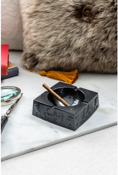 Arma House Antik Siyah Kare Piramid Küllük