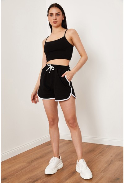 Hadise Şeritli Cepli Şort Siyah Hadise Şeritli Cepli Şort Siyah