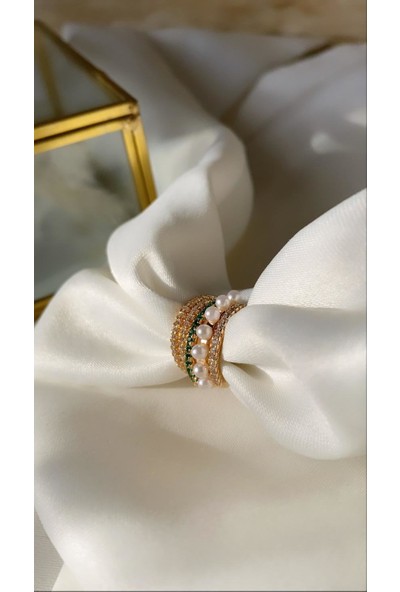 Lavinia Jewelry Altın Kaplama Kıkırdak Küpe