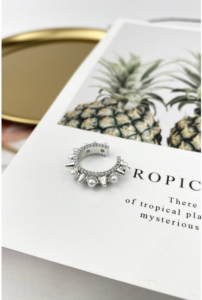 ÇLK Accessories Tekli Incili Zımba Ear Cuff / Kıkırdak Küpe TRKÜPE3777 B32503 ÇLK Accessories Tekli Incili Zımba Ear Cuff / Kıkırdak Küpe TRKÜPE3777 B32503