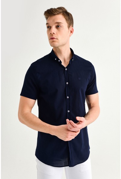 Avva Erkek Lacivert Düz Düğmeli Yaka Slim Fit Kısa Kol Vual Gömlek A11B2210 Avva Erkek Lacivert Düz Düğmeli Yaka Slim Fit Kısa Kol Vual Gömlek A11B2210