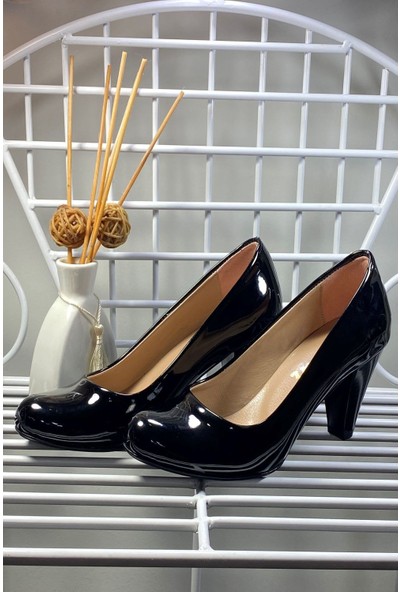 Küçük Numara Kadın Klasik Topuklu Ayakkabı Küçük Numara Kadın Klasik Topuklu Ayakkabı
