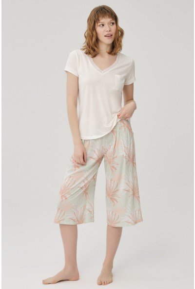 Dagi Kadın Ekru Modal Palmiye Desenli Kapri Takımı Dagi Kadın Ekru Modal Palmiye Desenli Kapri Takımı