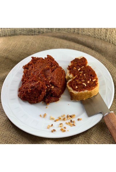 Tokat Uğurhan Acuka Kahvaltılık Sos 800 gr Tokat Uğurhan Acuka Kahvaltılık Sos 800 gr