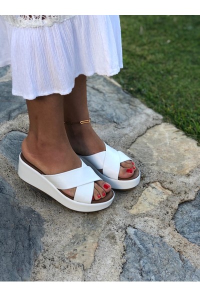 Shoemark Olivya Kalın Şeritli Gerçek Deri Beyaz Kadın Terlik Shoemark Olivya Kalın Şeritli Gerçek Deri Beyaz Kadın Terlik