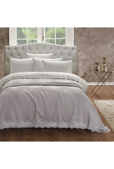 Yataş Bedding Odessa Dantelli Nevresimli ve Pikeli 7 Parça Çeyiz Seti - Vizon Yataş Bedding Odessa Dantelli Nevresimli ve Pikeli 7 Parça Çeyiz Seti - Vizon