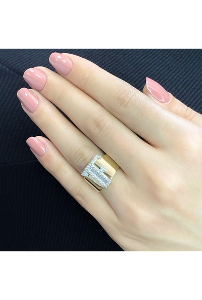 Medcezir Baget Taşlı Tasarım Harf Gümüş Yüzük Medcezir Baget Taşlı Tasarım Harf Gümüş Yüzük